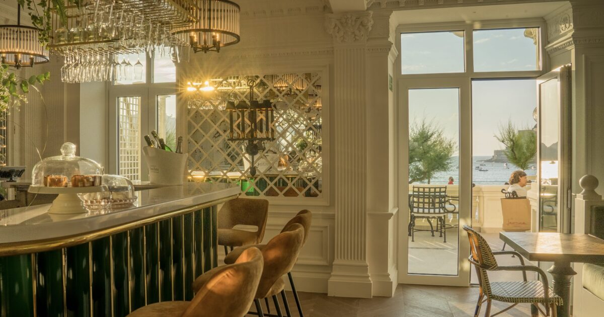 El Bar by Paulo Airaudo: the bar at the Villa Favorita Hotel stands out ...